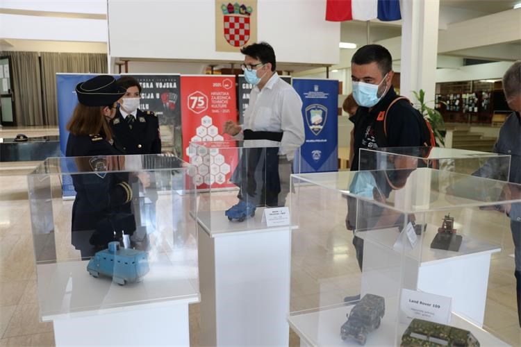 Muzej policije - Otvorena maketarska izložba „Hrvatska vojska i policija u mjerilu – od ...